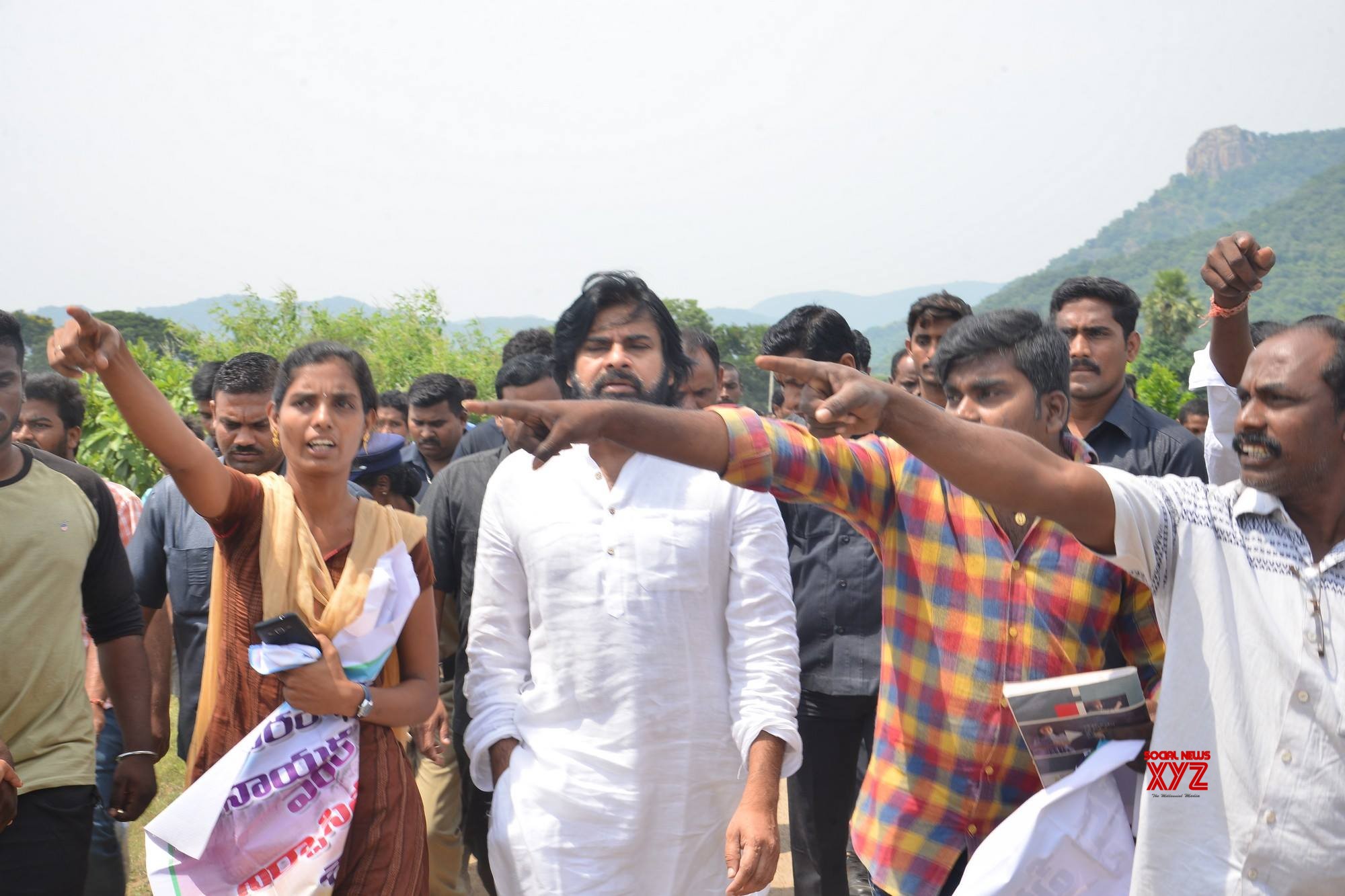 Janasena Chief Pawan Kalyan Paidipaka Village Visit Gallery - Social News XYZ