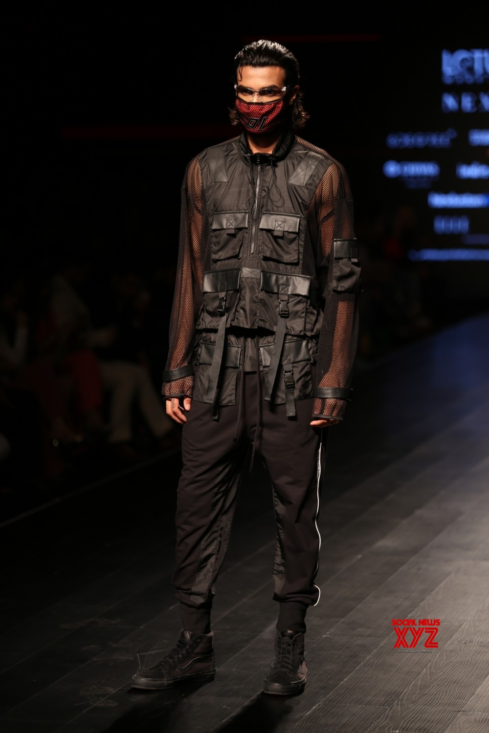 New Delhi: Lotus Make Up India Fashion Week Spring Summer 2019 Nought ...