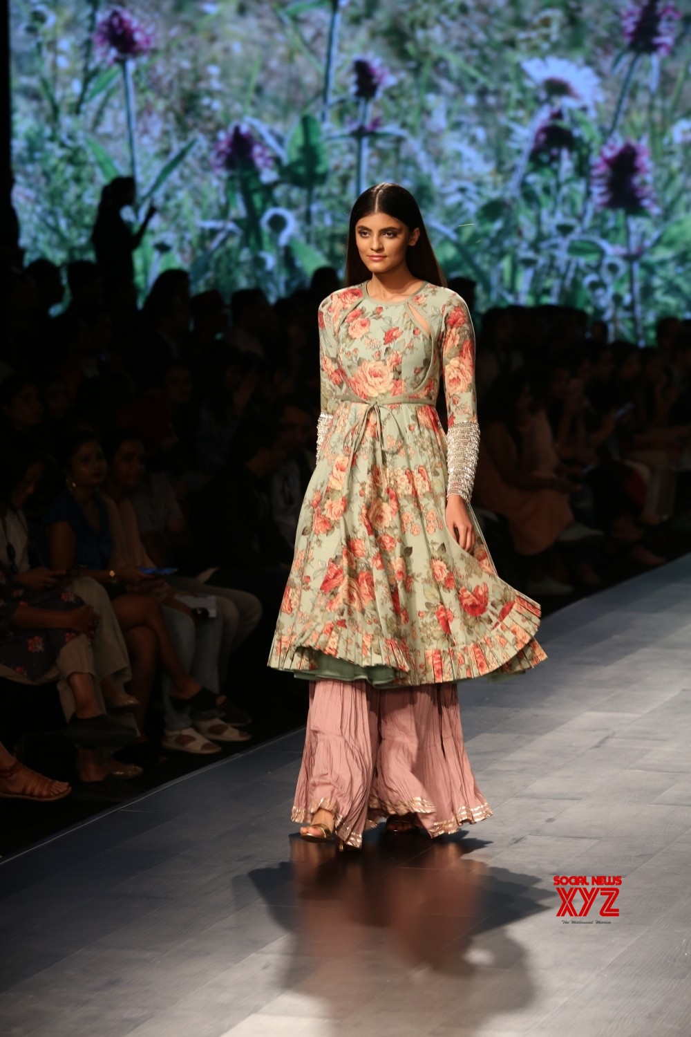 New Delhi: Lotus Make Up India Fashion Week Spring Summer 2019 Anushree ...