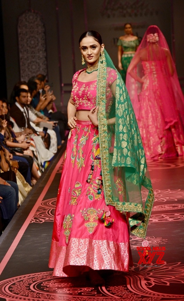 Kolkata: Masaba Gupta collection at the 5th edition of "Shaadi" # ...