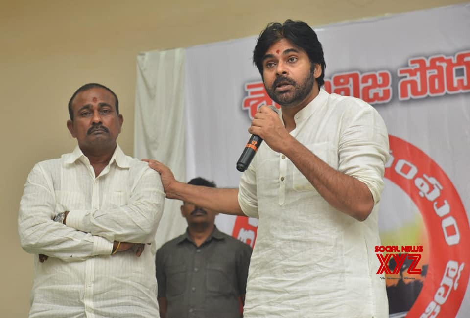 JanaSena Chief Pawan Kalyan Meeting With Settibalija Community Members - Gallery - Social News XYZ