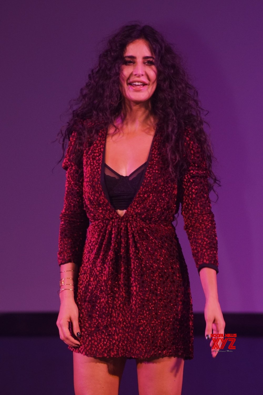 Mumbai: "Husn Parcham" song launch #Gallery - Social News XYZ