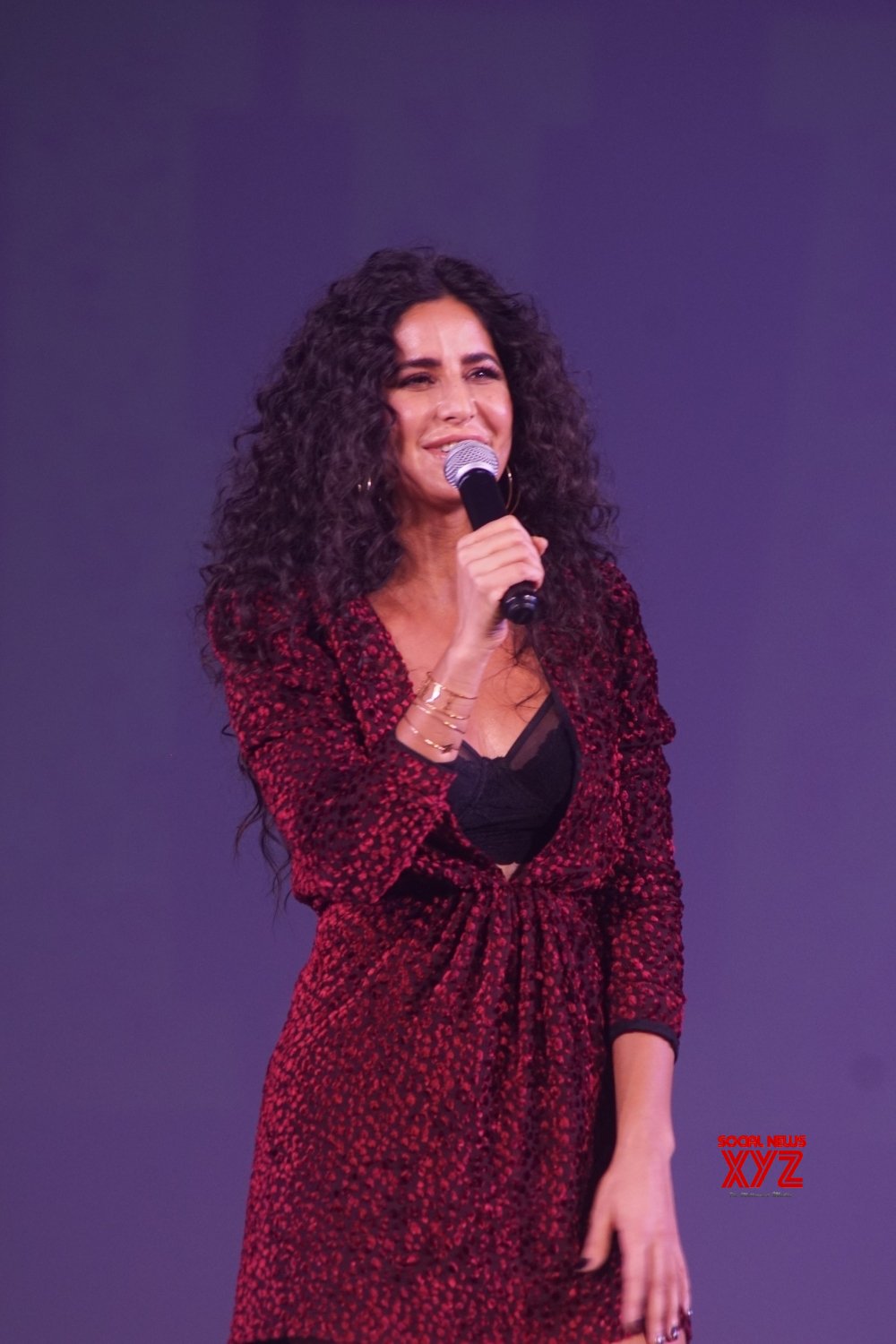 Mumbai: "Husn Parcham" song launch #Gallery - Social News XYZ