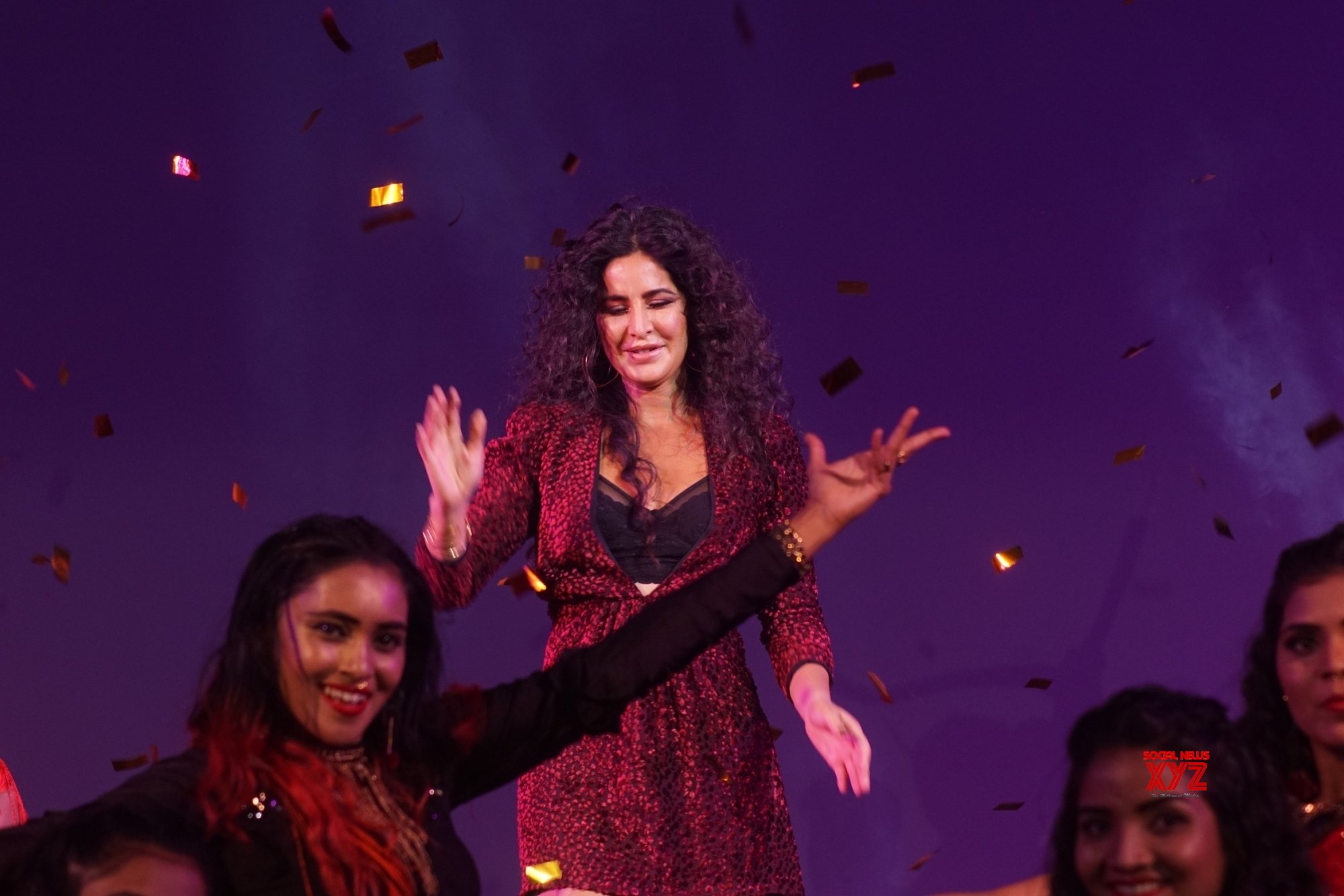 Mumbai: "Husn Parcham" song launch #Gallery - Social News XYZ