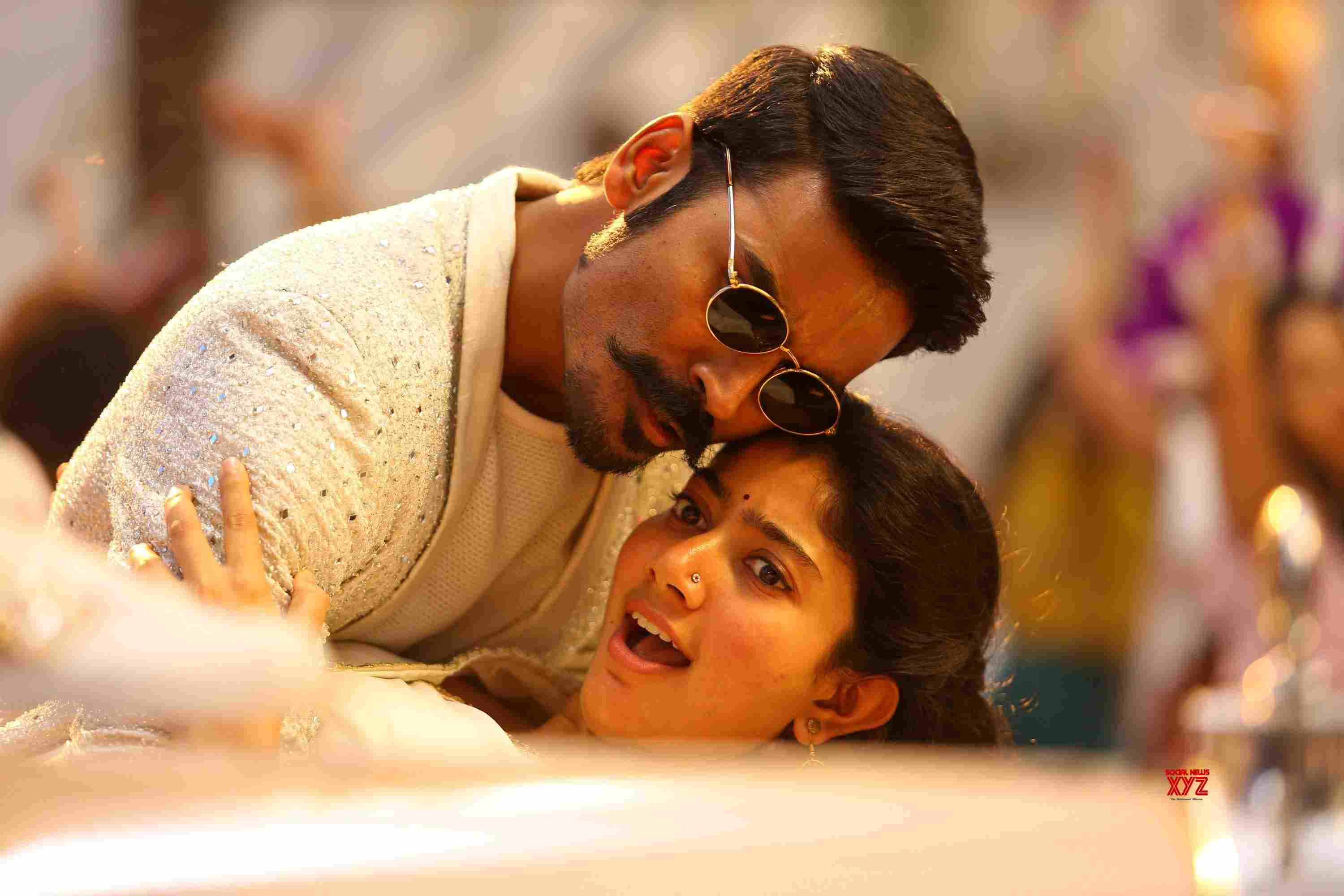 Maari 2 Movie Rowdy Baby Song Stills - Social News XYZ