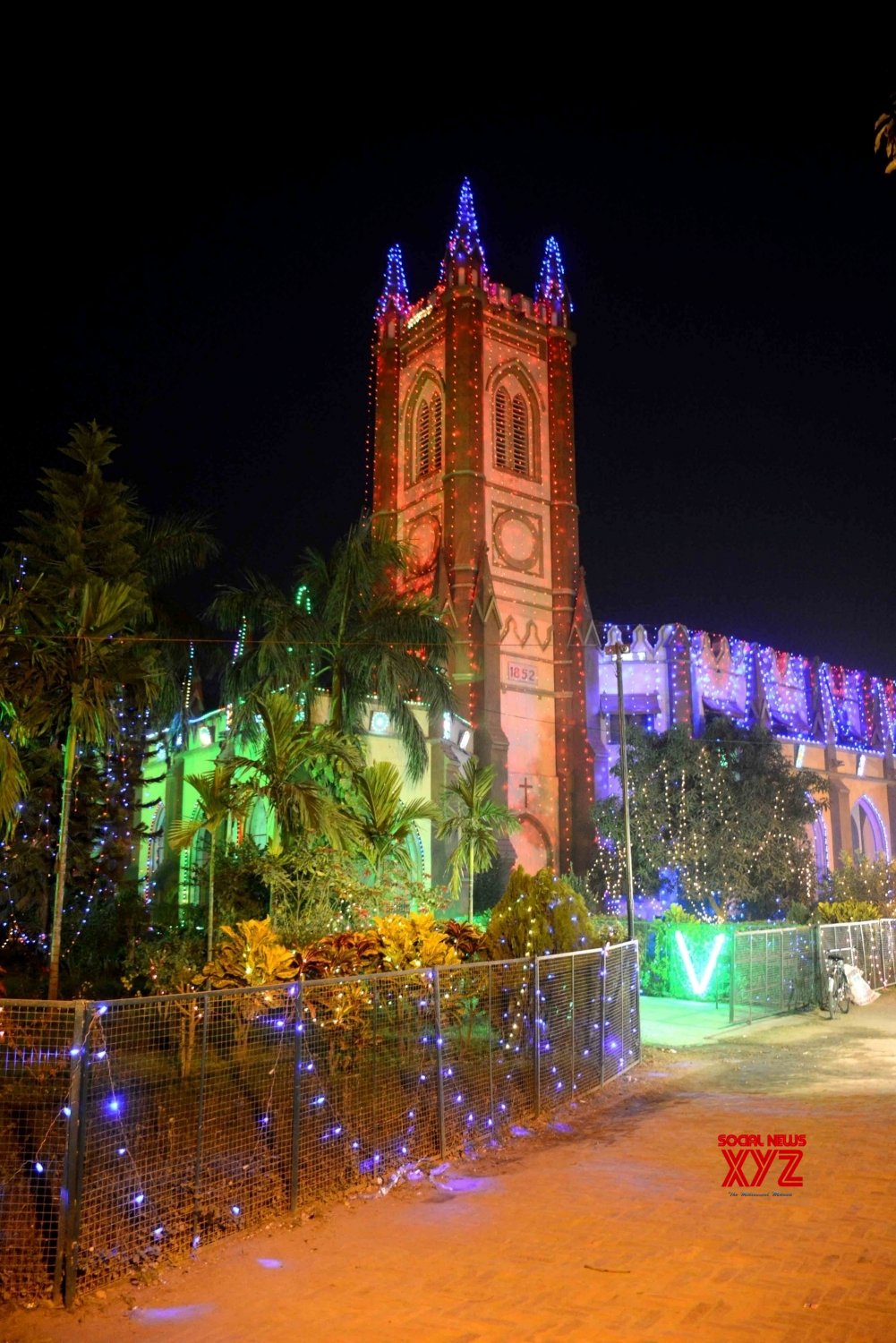 Patna: Christmas eve - Illuminated churches #Gallery - Social News XYZ
