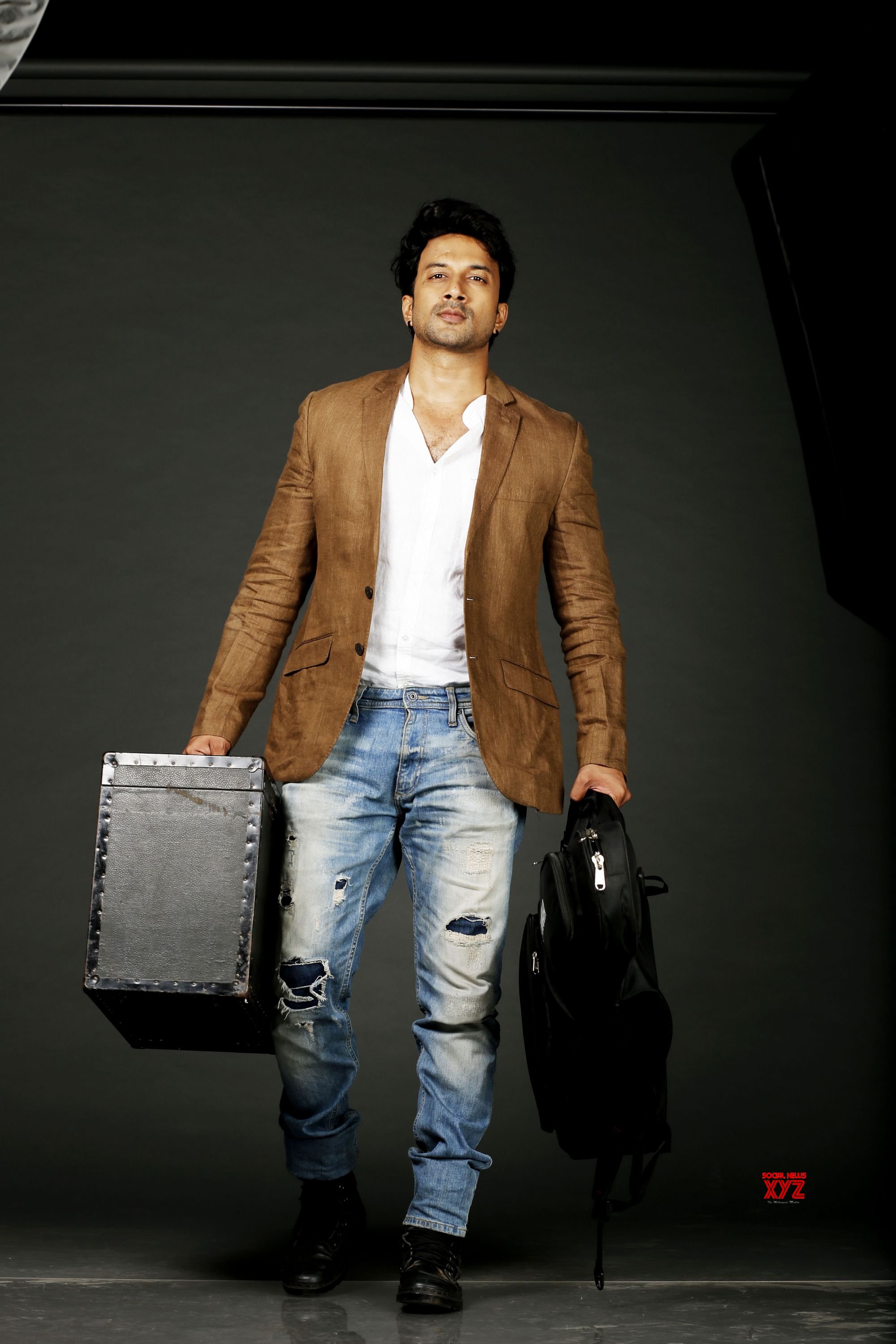 Bluff Master Hero Satyadev Photo Shoot Stills - Social News XYZ