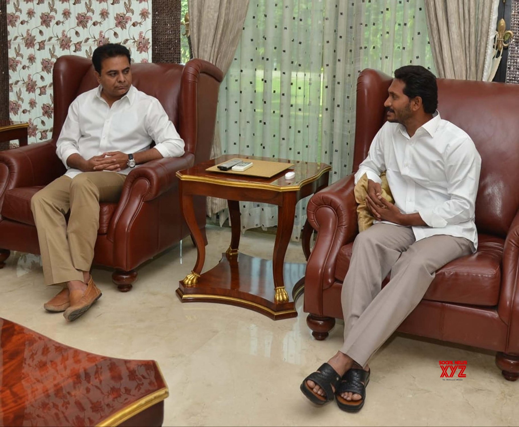 Hyderabad: K.T. Rama Rao meets Y.S. Jaganmohan Reddy #Gallery - Social ...
