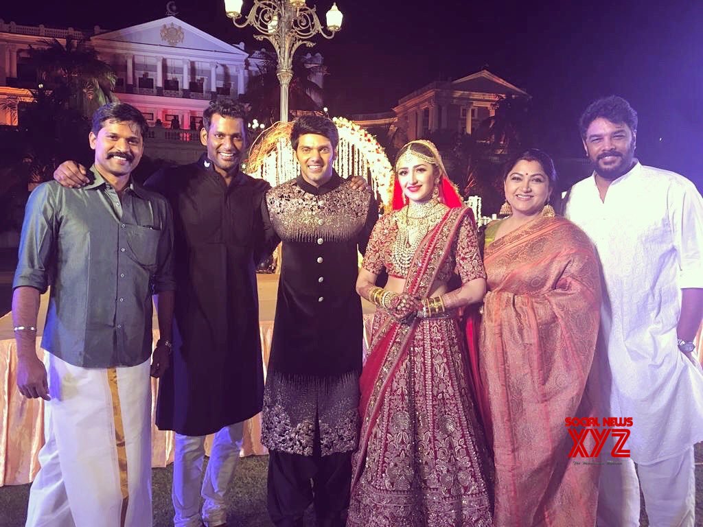Arya And Sayyeshaa's Wedding Stills - Social News XYZ