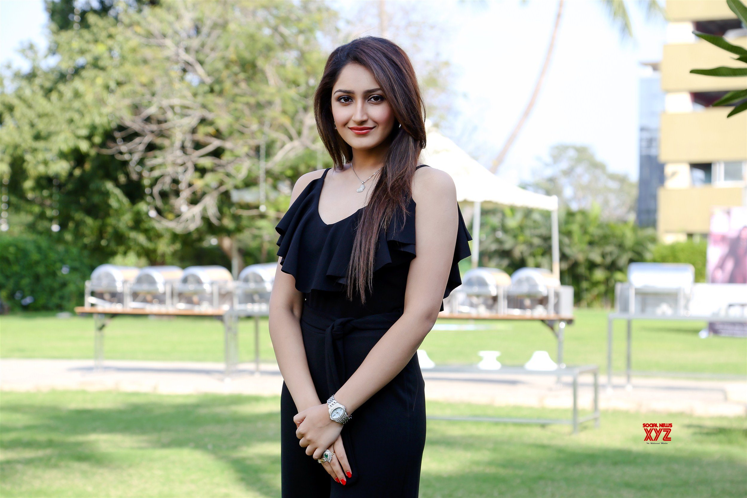 Actress Sayyeshaa Latest Glam HD Stills - Social News XYZ