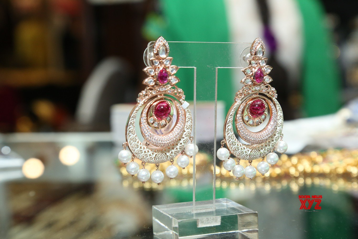 Tollywood Comedian Actress Geetha Singh Inaugurates Trendz Expo At Taj ...