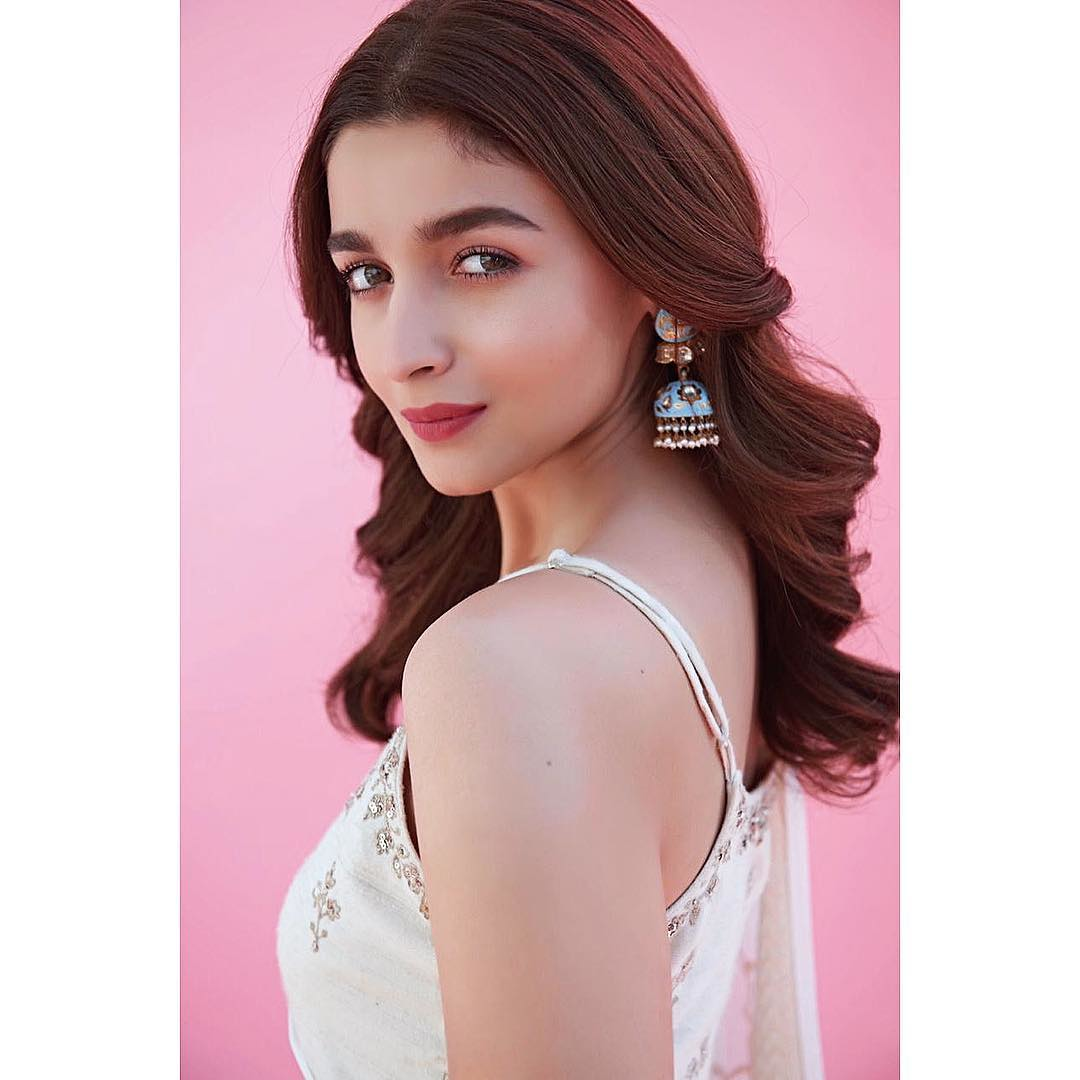 Actress Alia Bhatt Stunning Stills - Social News XYZ