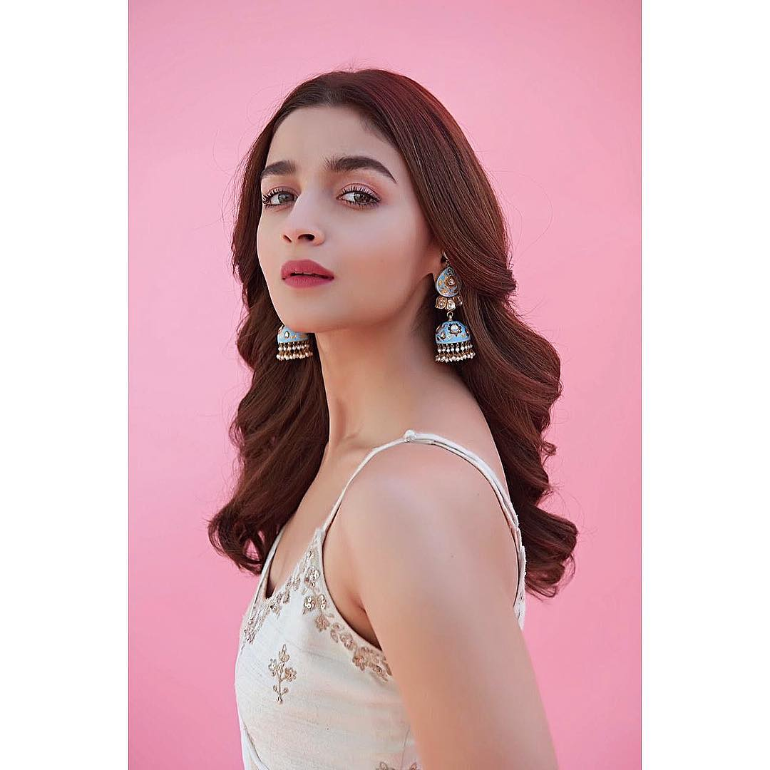 Actress Alia Bhatt Stunning Stills - Social News XYZ
