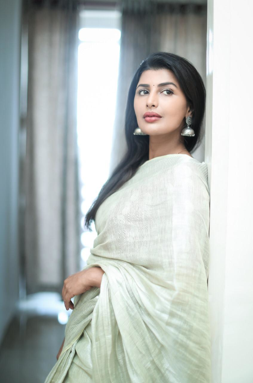 Actress Rajshri Ponnappa Glam Stills - Social News XYZ