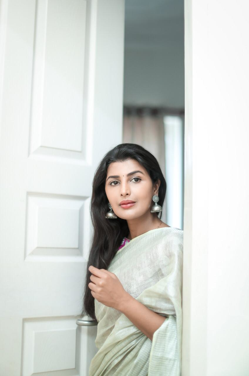 Actress Rajshri Ponnappa Glam Stills - Social News XYZ
