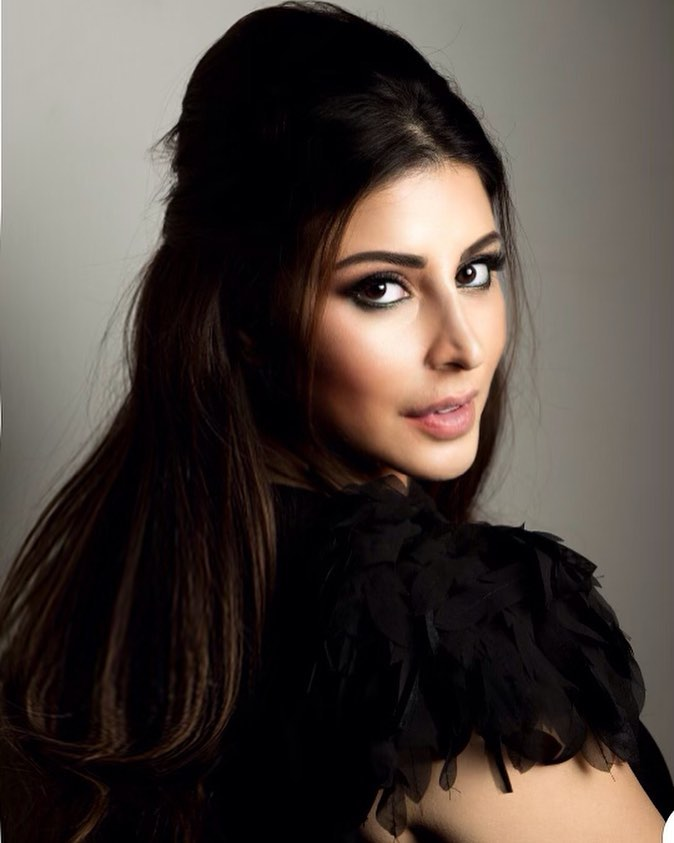 Actress Karishma Kotak Latest Hot Insta Stills - Social News XYZ
