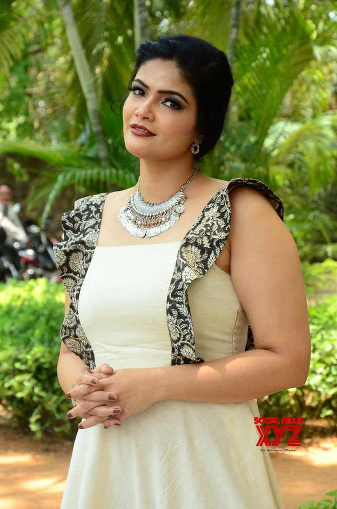 Actress Kalpika Ganesh Stills From Eakam Movie Teaser Launch - Social ...