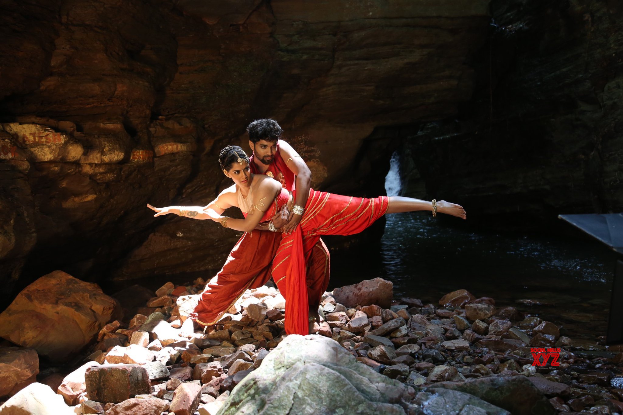 Actress Varalaxmi Sarathkumar Stills From Neeya 2 - Social News XYZ