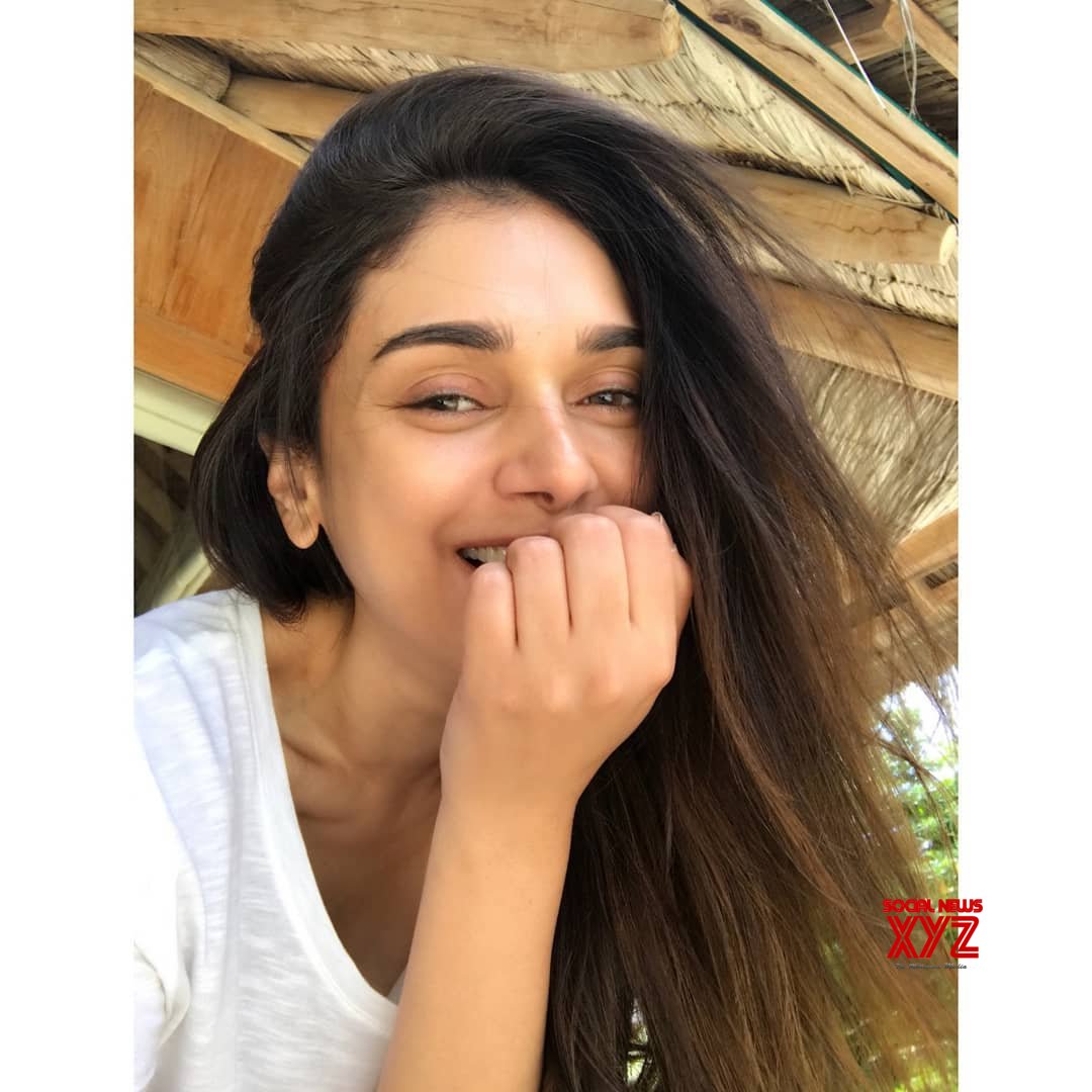 Actress Aditi Rao Hydari Latest Insta Stills - Social News XYZ