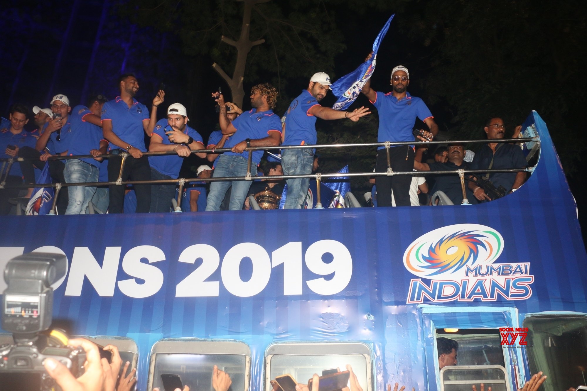 Mumbai: Mumbai Indians' open bus parade (Batch - 1) #Gallery - Social ...