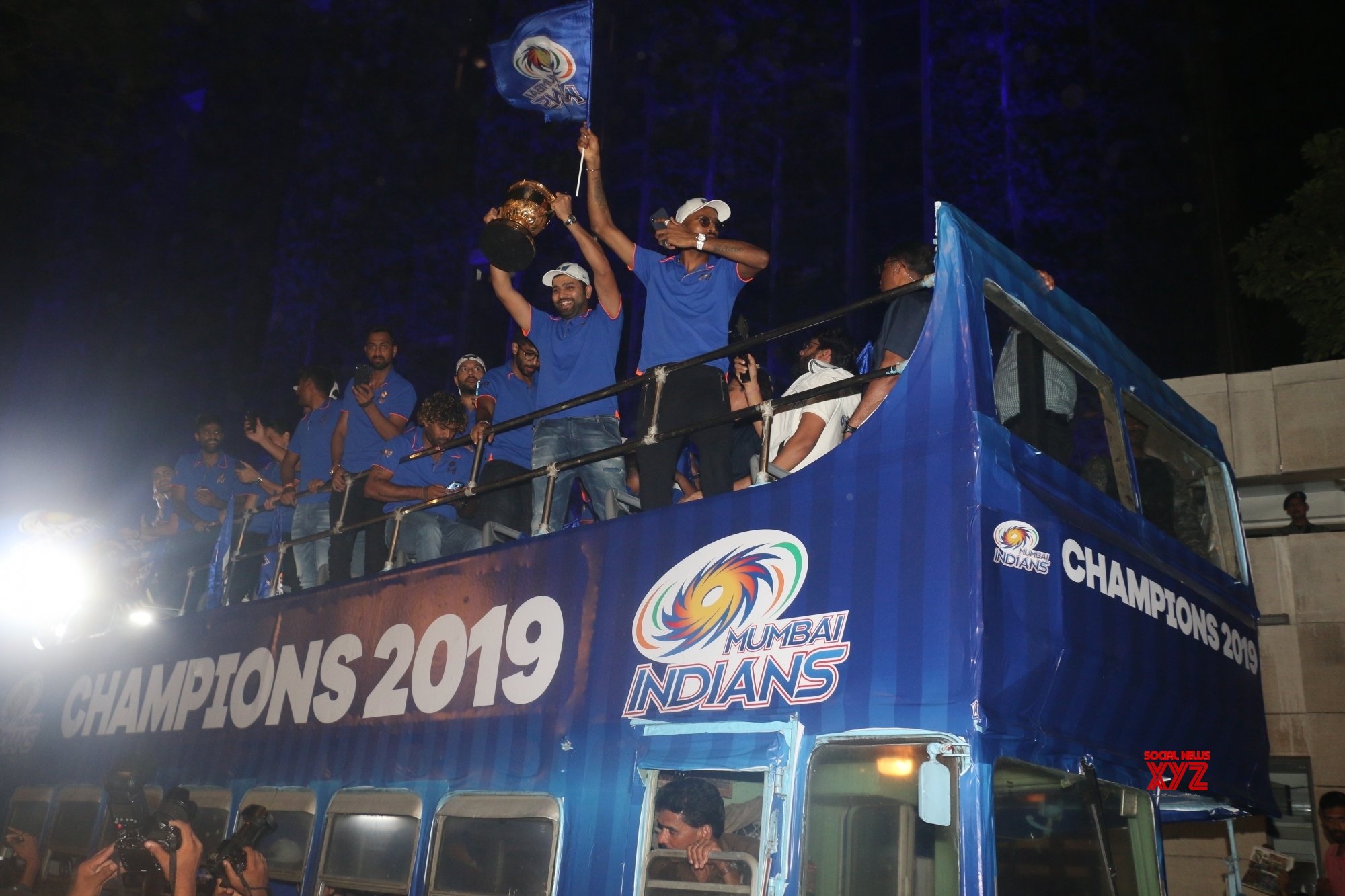 Mumbai: Mumbai Indians' open bus parade (Batch - 1) #Gallery - Social ...