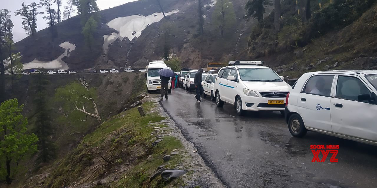 Gulaba (Himachal Pradesh): Landslide near Manali #Gallery - Social News XYZ