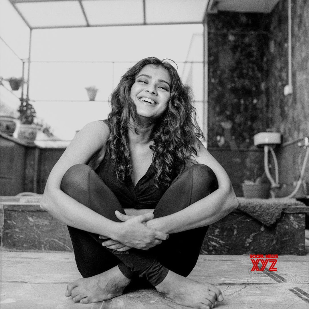 Actress Hebah Patel Latest Hold And Bold Stills - Social News XYZ