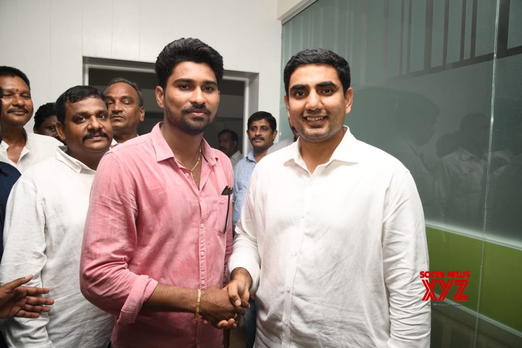 Nara Lokesh Meets With TDP Party Workers And Fans - Gallery - Social News XYZ