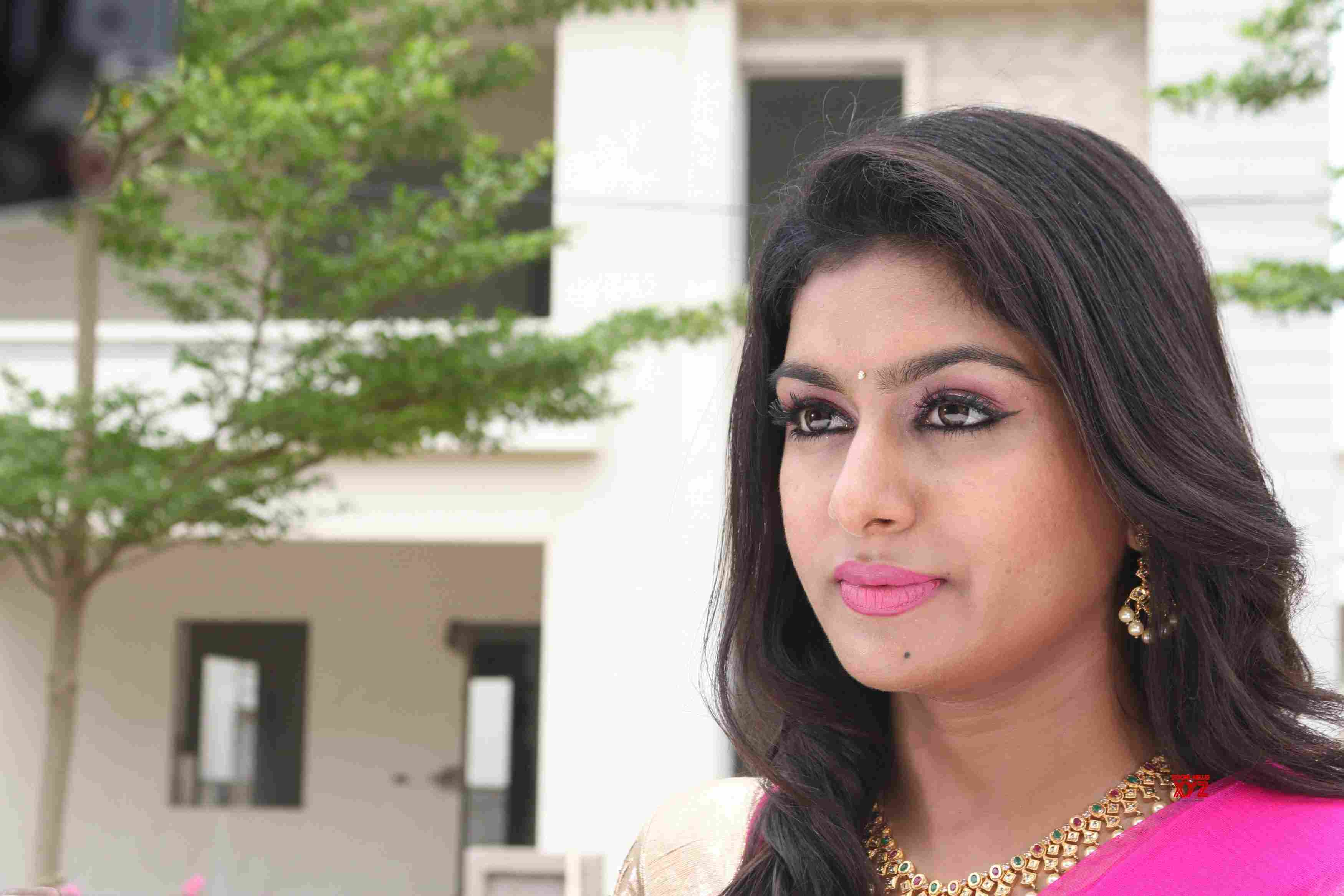 Actress Akshatha Srinivas Special HD Stills - Social News XYZ