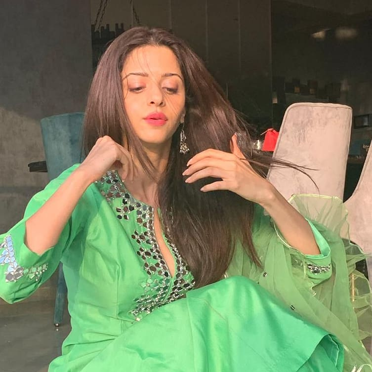 Actress Vedhika Latest Insta Stills - Social News XYZ