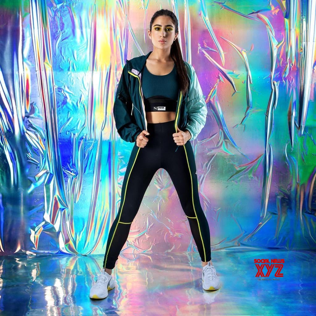 Actress Sara Ali Khan Sexy Insta Stills - Social News XYZ