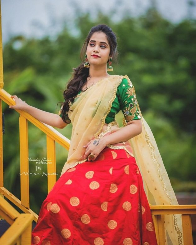 Actress Deepthi Sunaina Latest Photo Shoot Stills - Social News XYZ