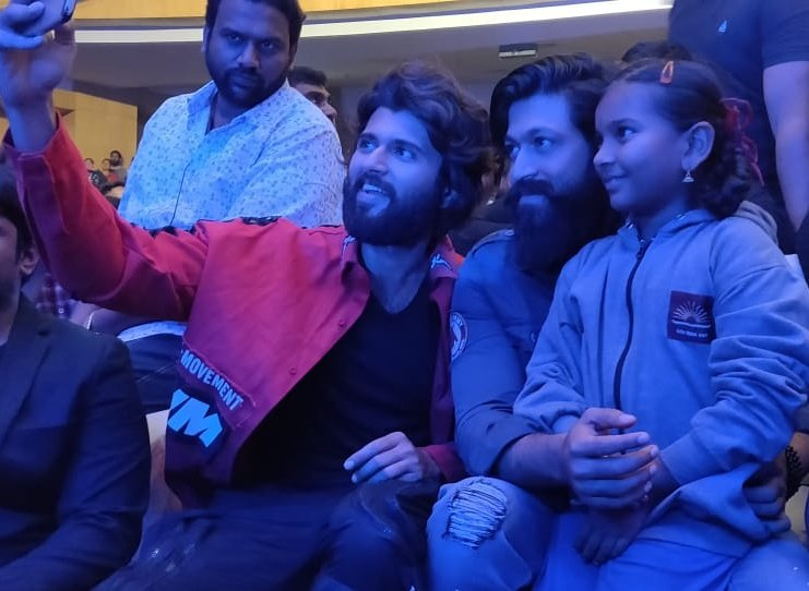 Dear Comrade Kannada Trailer Launched By Yash - Social News XYZ