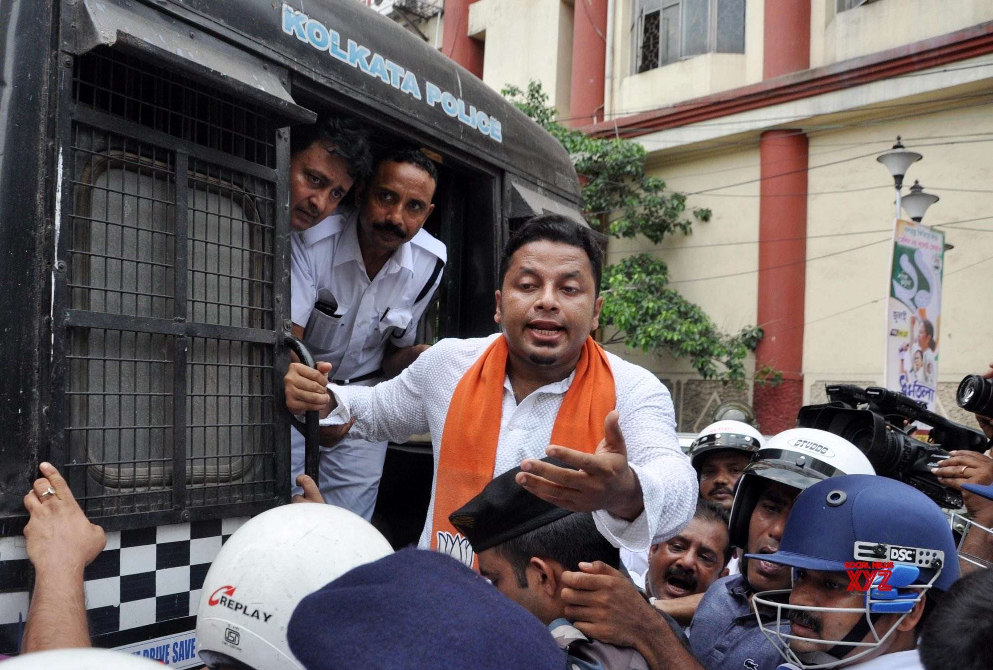 Kolkata: Teachers' protest rally #Gallery - Social News XYZ
