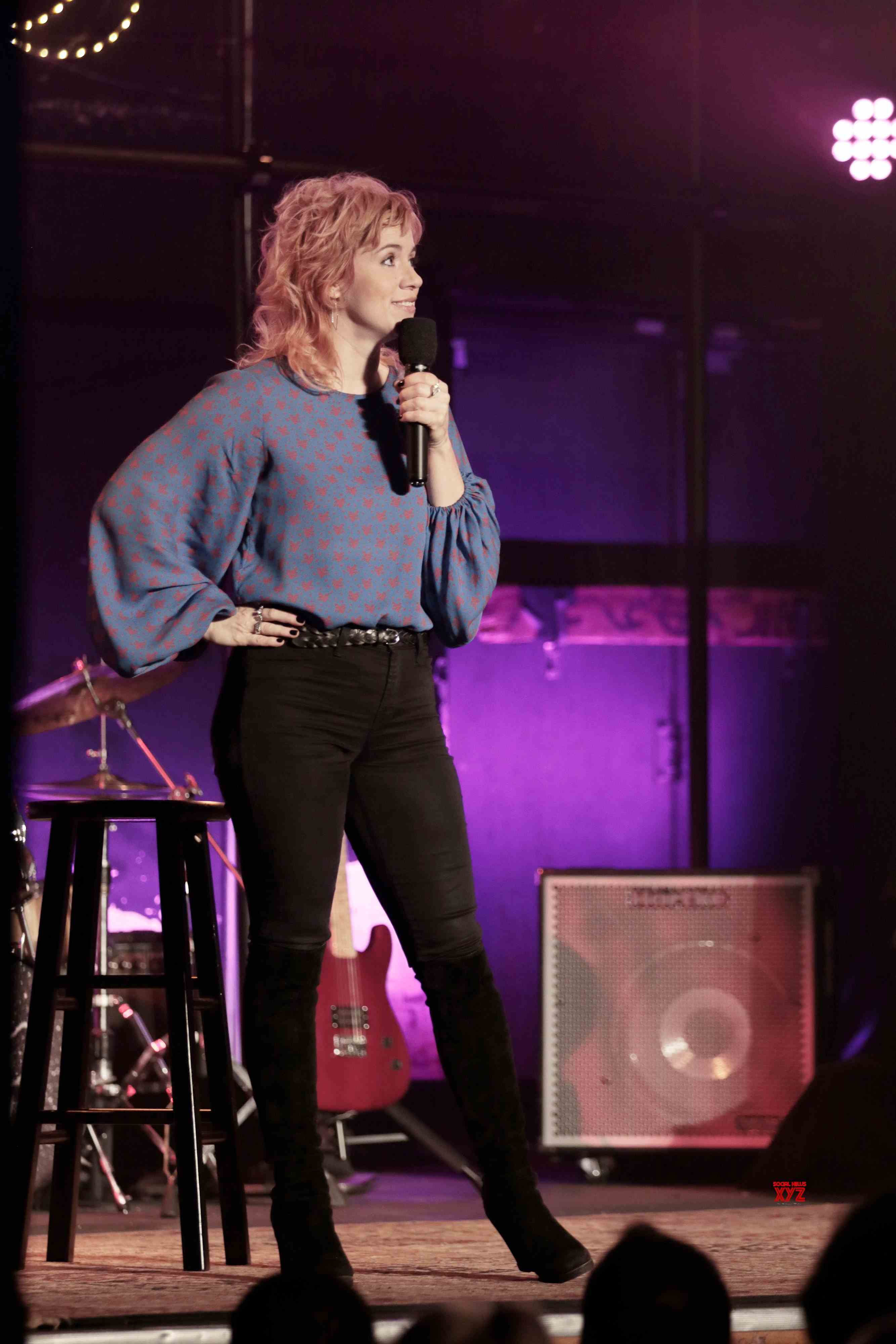 Alice Wetterlund: My Mama Is A Human And So Am I Stand Up Stills ...