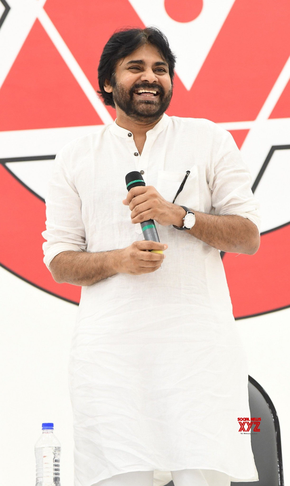 JanaSena Chief Pawan Kalyan Rajahmundry Parliament Meeting Gallery - Social News XYZ