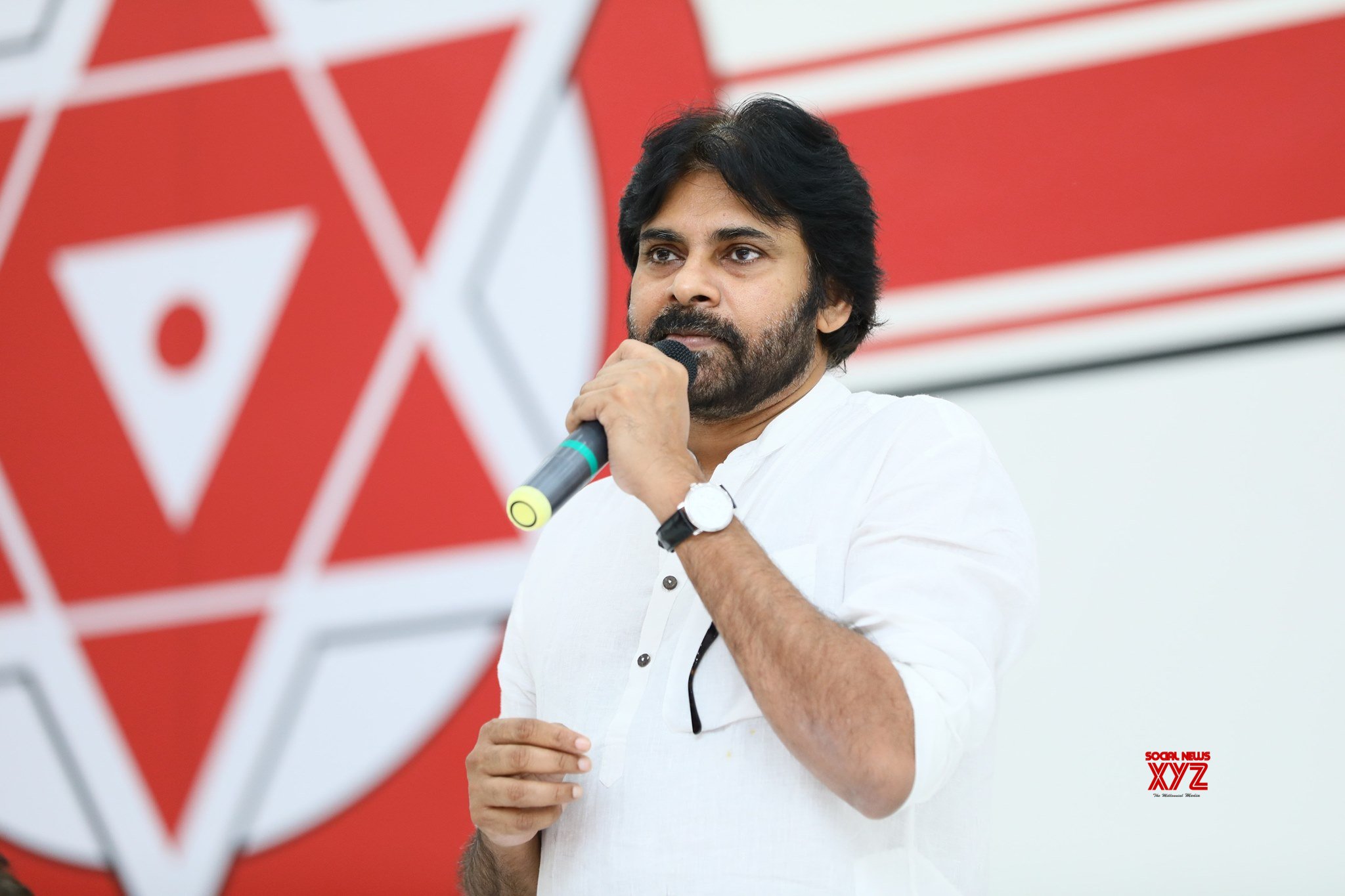 JanaSena Chief Pawan Kalyan Rajahmundry Parliament Meeting Gallery - Social News XYZ