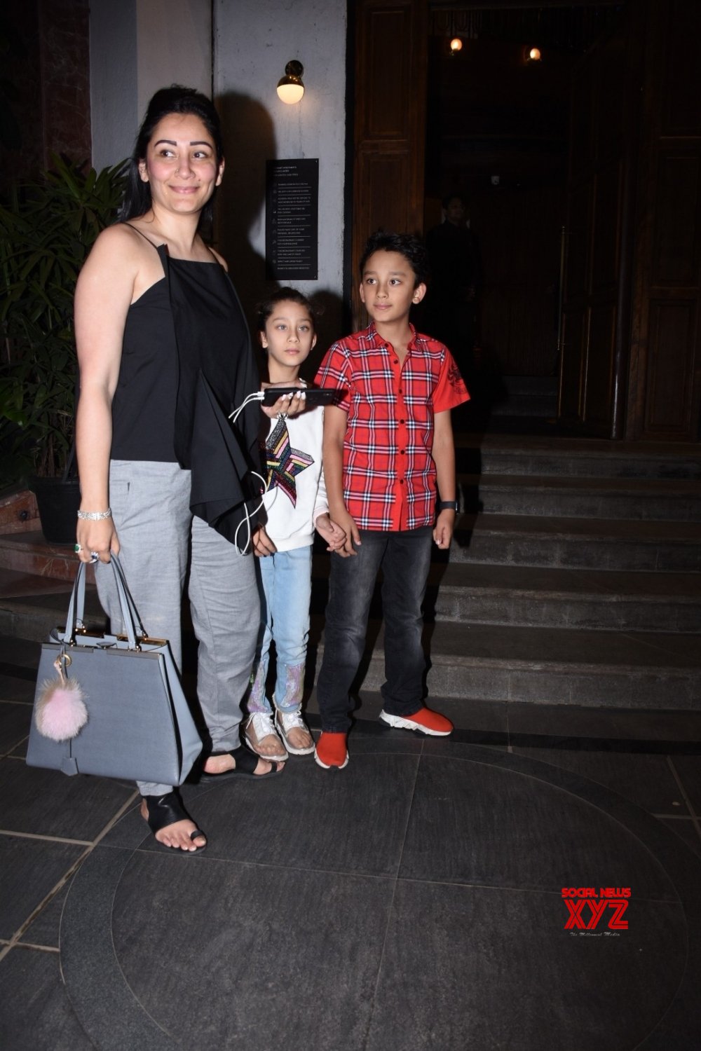 Mumbai: Manyata Dutt seen at a Bandra restaurant #Gallery - Social News XYZ