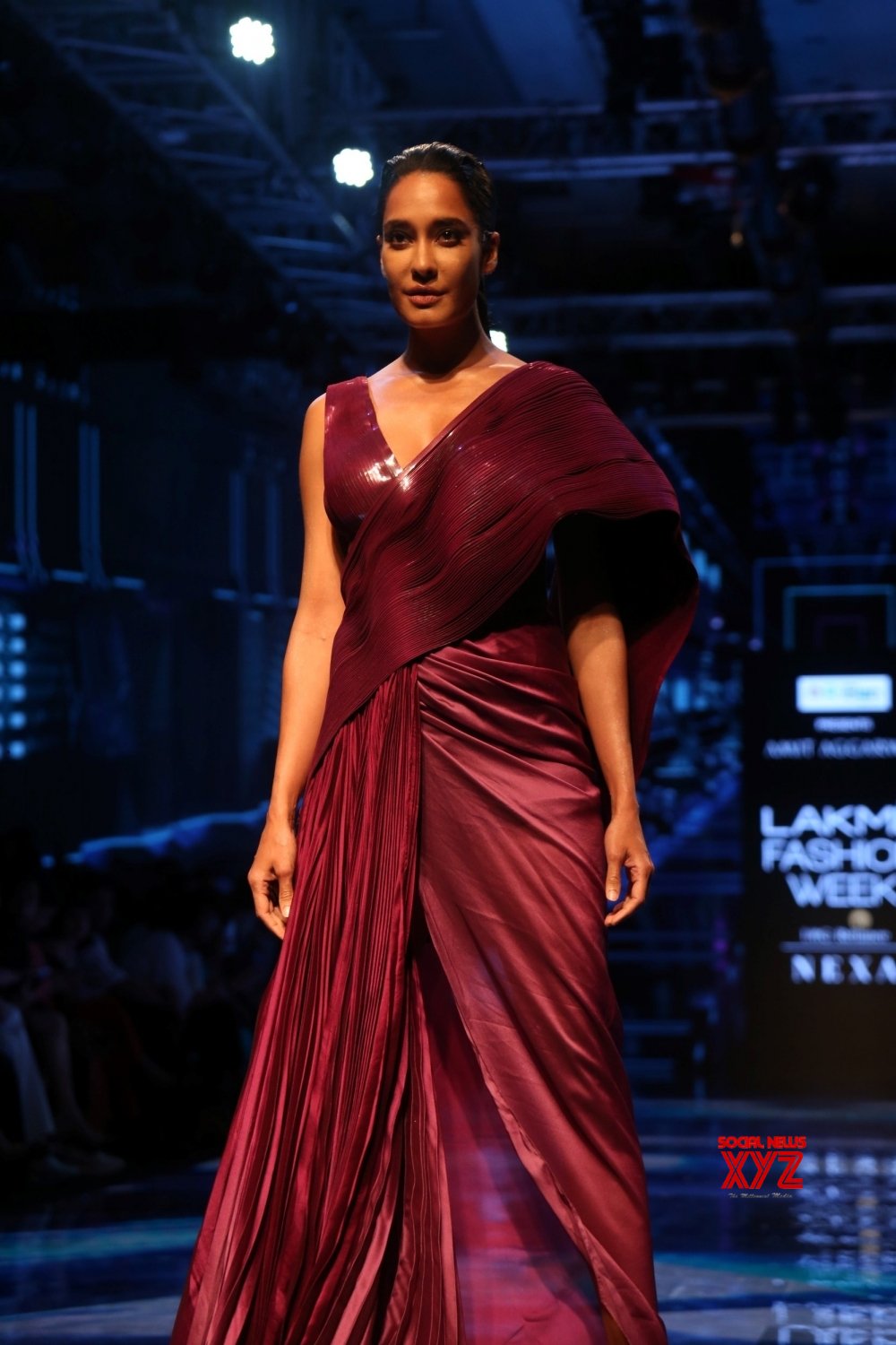 Mumbai: Lakme Fashion Week Winter/Festive 2019 - Lisa Haydon #Gallery ...
