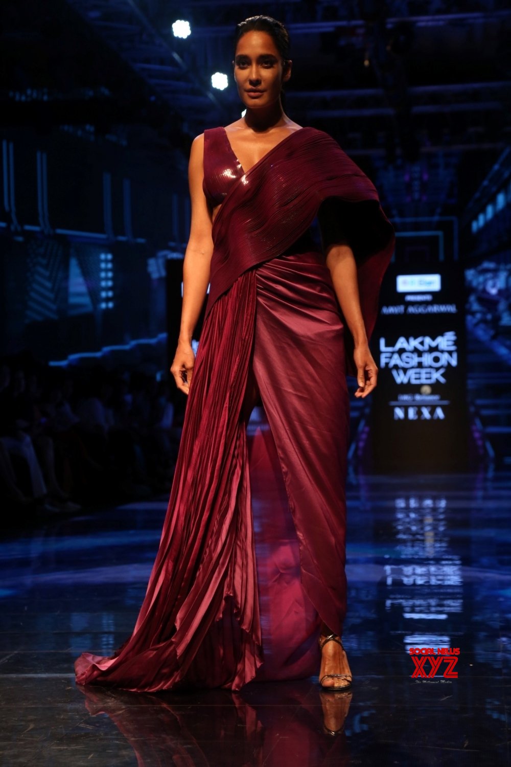 Mumbai: Lakme Fashion Week Winter/Festive 2019 - Lisa Haydon #Gallery ...