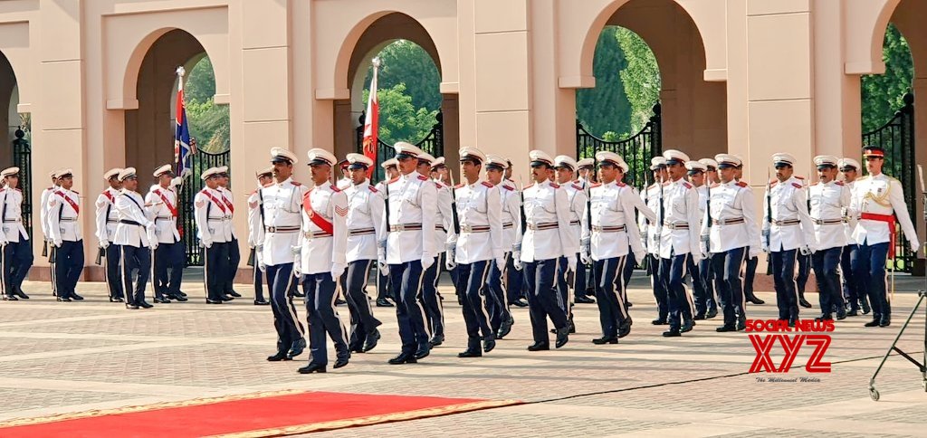 Manama: PM Modi accorded Ceremonial welcome at Al Gudaibiya Palace in ...
