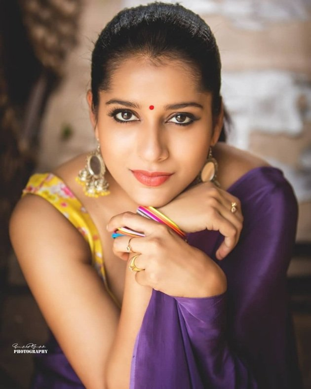 Actress Rashmi Gautam Latest Glam Photo Shoot Stills - Social News XYZ