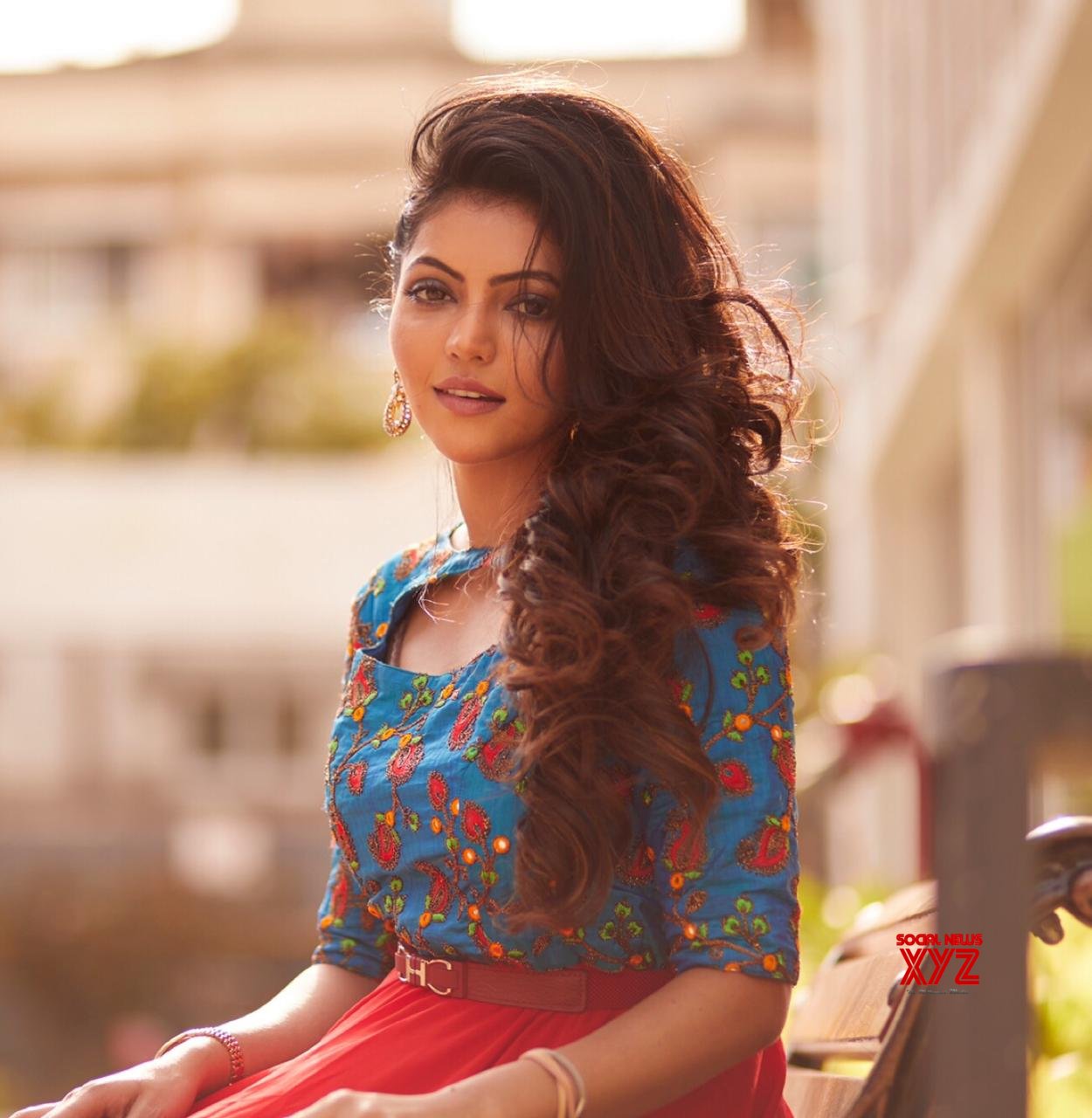 Actress Athulya Ravi Latest Beautiful Photoshoot Stills - Social News XYZ