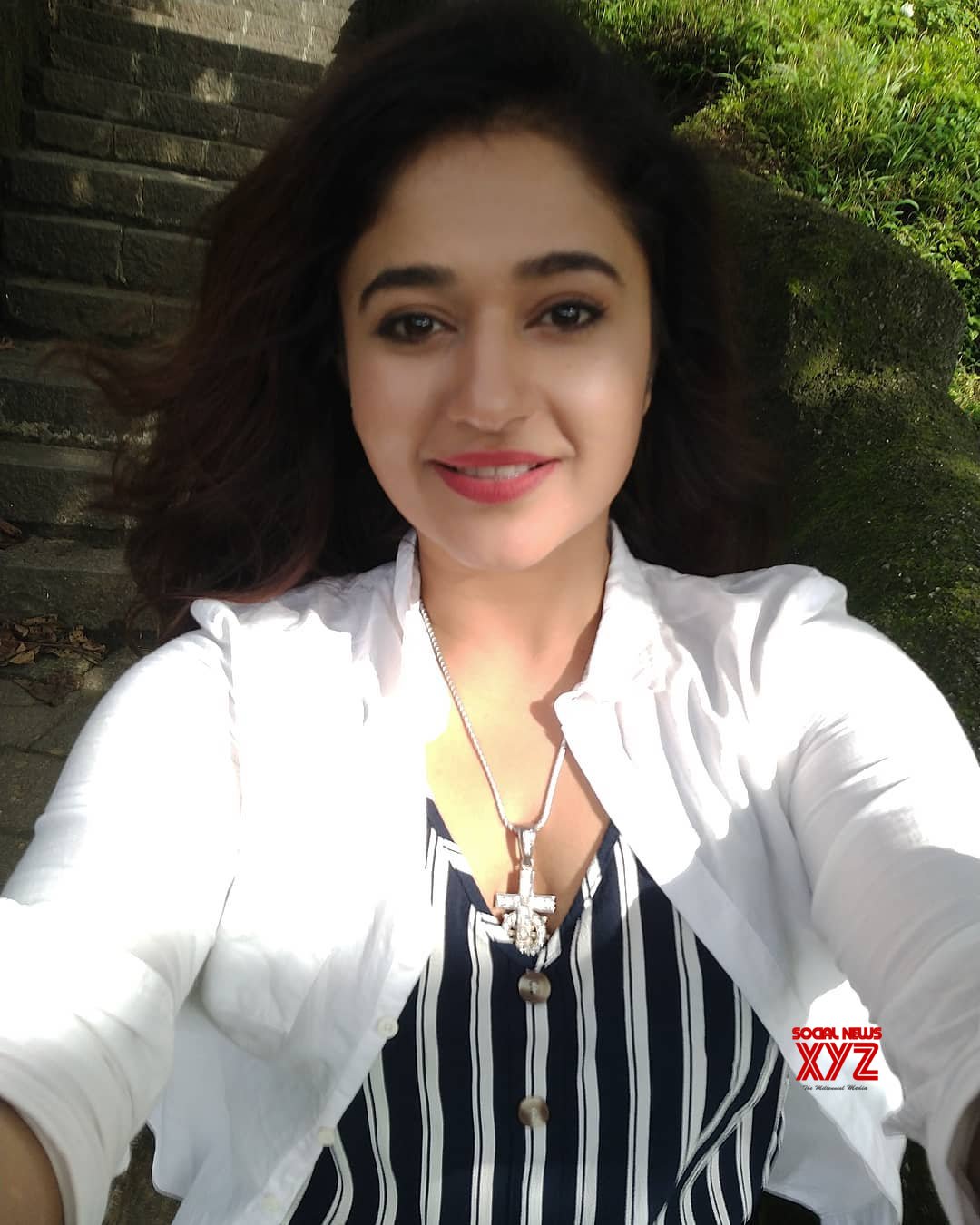 Actress Poonam Bajwa New Insta Stills - Social News XYZ
