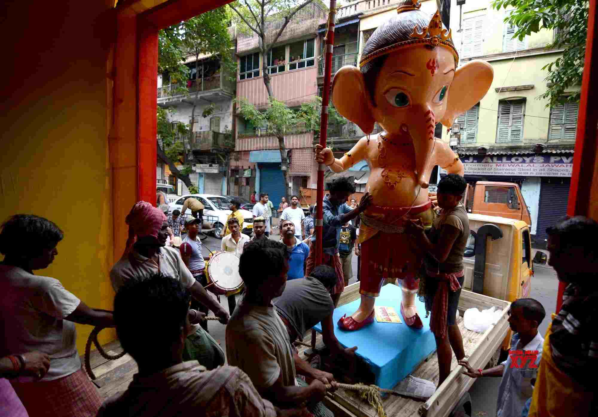 Kolkata: Ganesh Chaturthi - preparations #Gallery - Social News XYZ