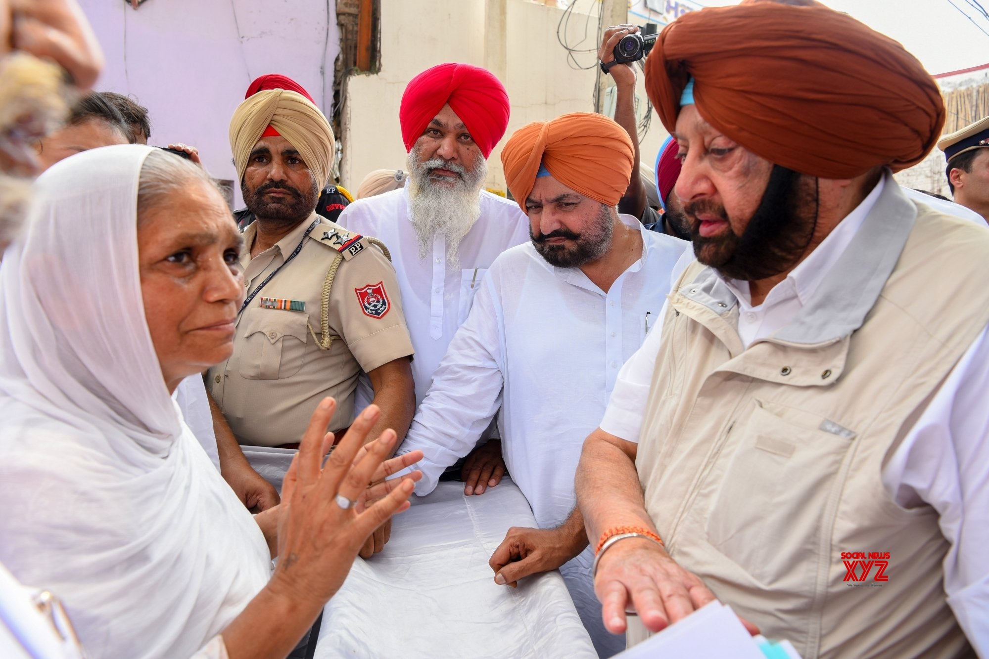 Batala: Punjab CM meets Gurdaspur factory blast victims #Gallery ...