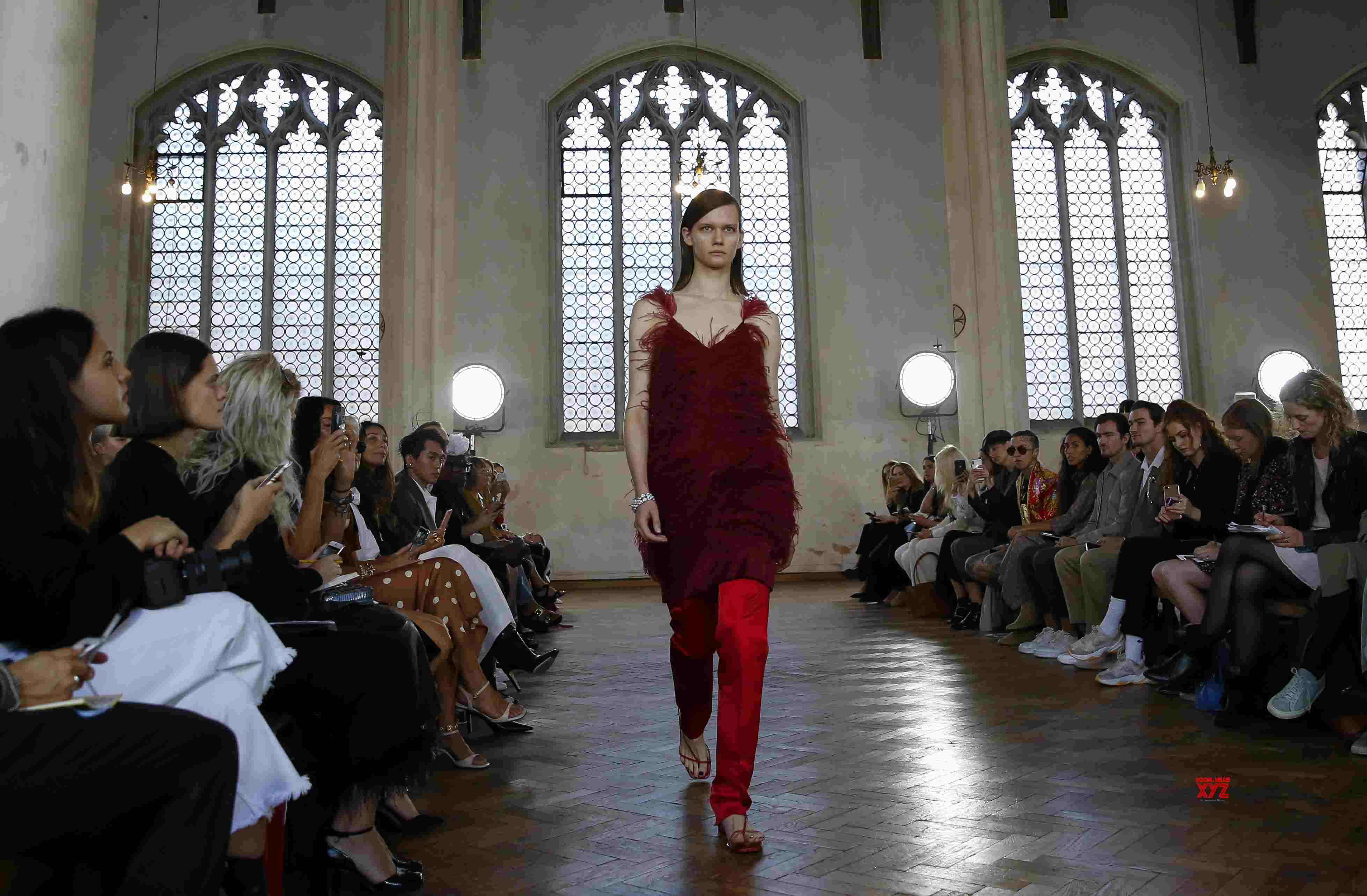 BRITAIN - LONDON - FASHION WEEK - SHARON WAUCHOB #Gallery - Social News XYZ