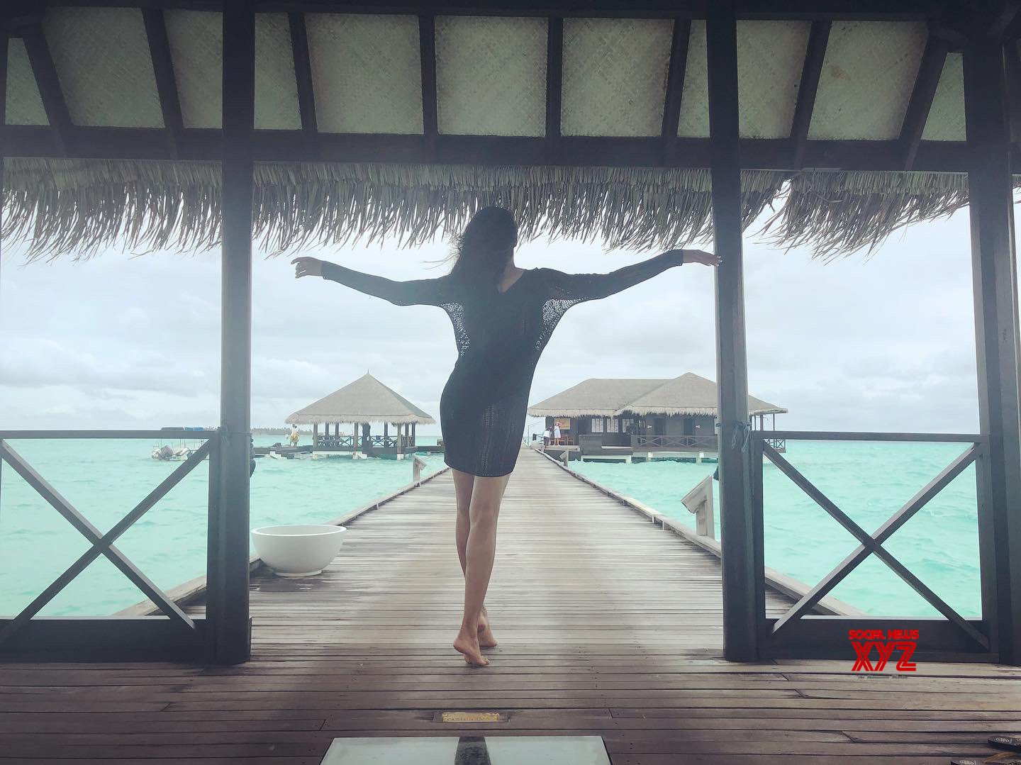 Actress Sushmita Sen Sexy Beach Stills - Social News XYZ