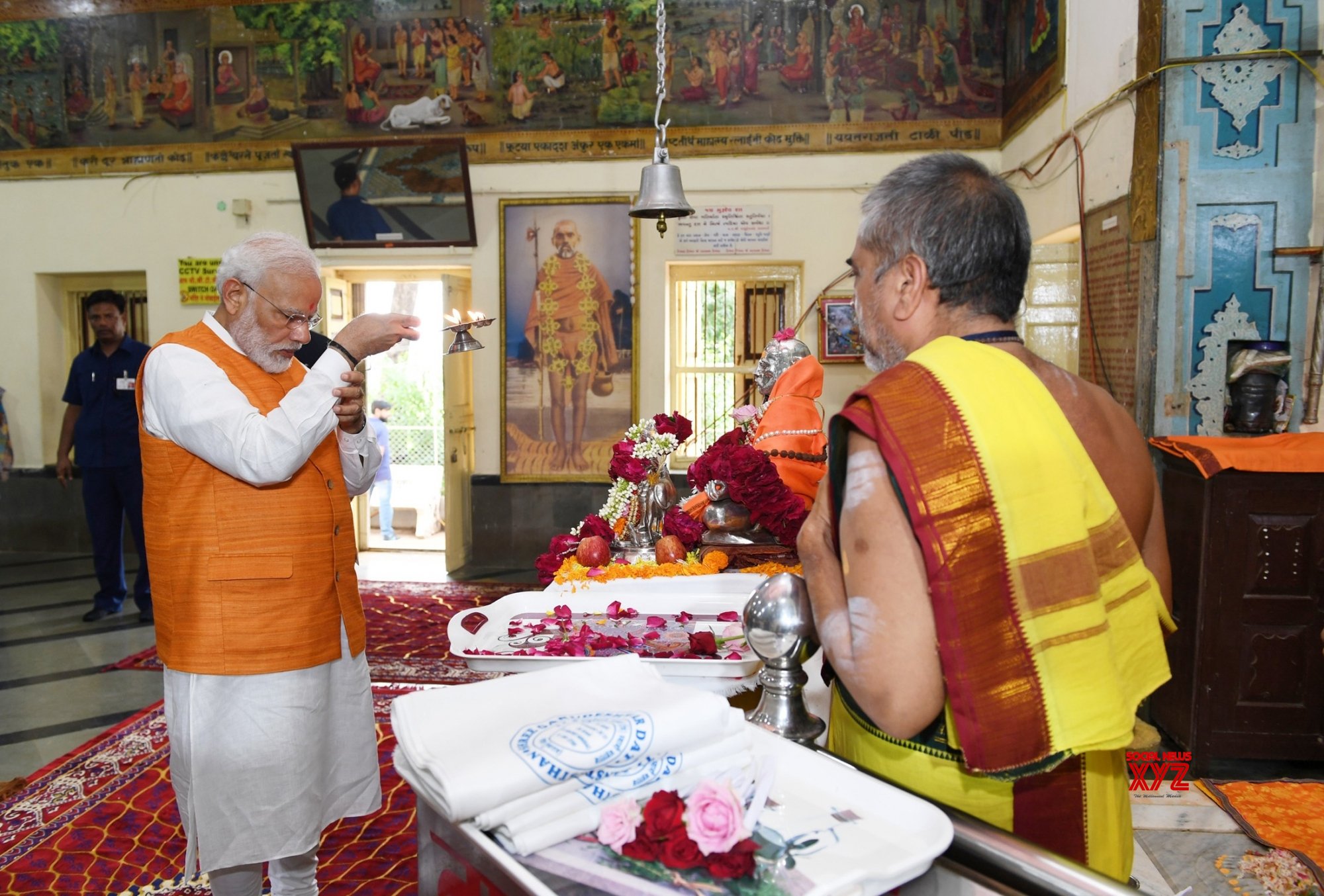 Garudeshwar: PM Modi offers prayers at Dutt Mandir in Gujarat #Gallery ...