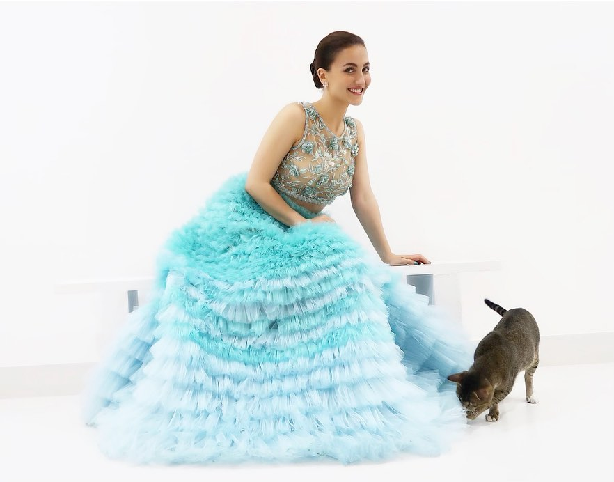 Actress Elli AvrRam Stunning Stills - Social News XYZ